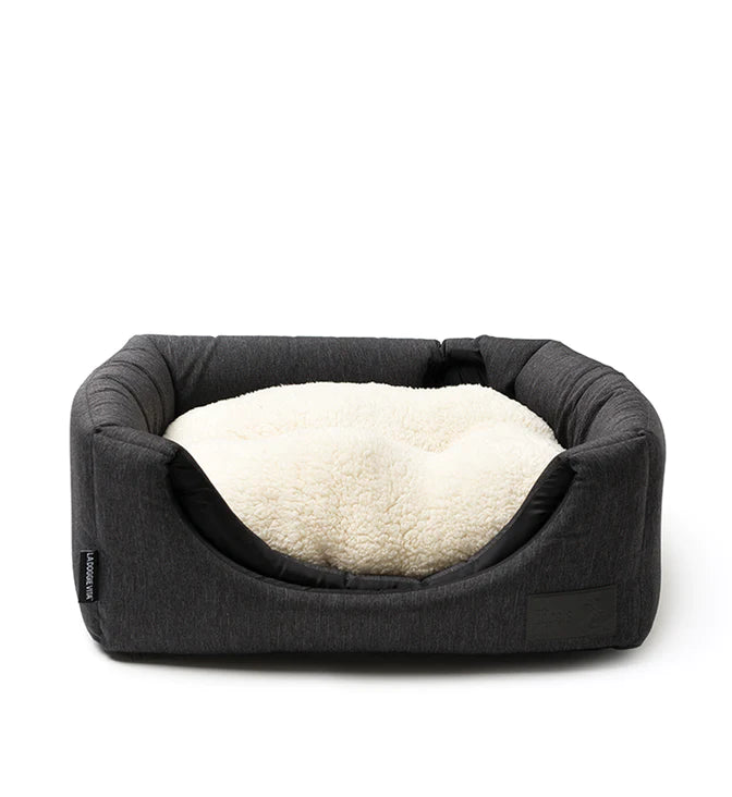 La Doggie Vita - Water Resistant Dog Cube - Charcoal – Upmarket Pets ...
